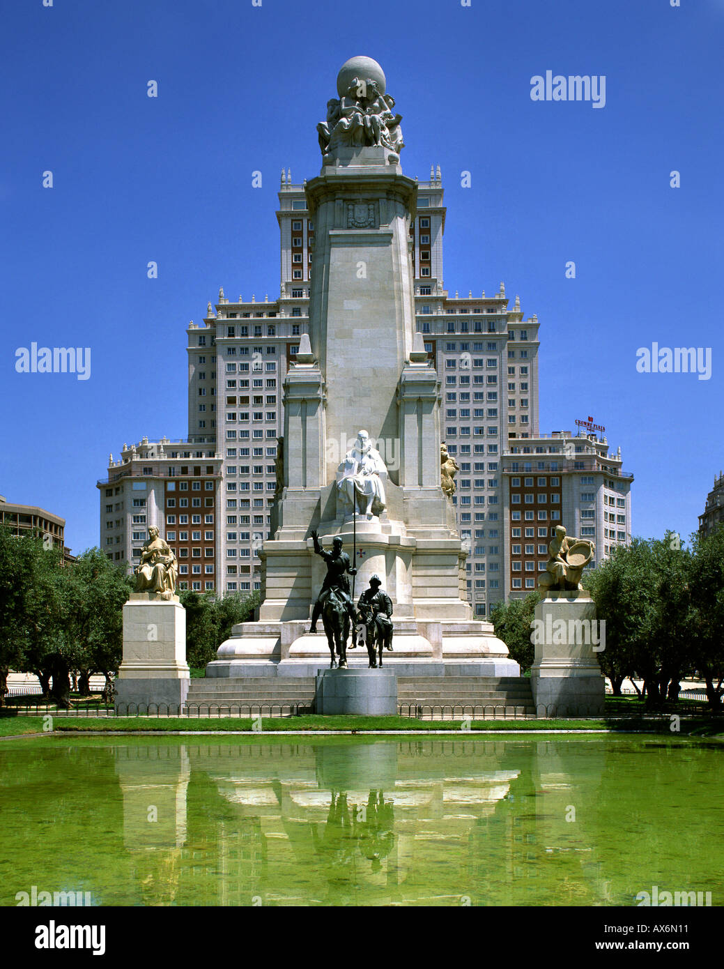 ES - MADRID: Plaza de Espana Stock Photo - Alamy