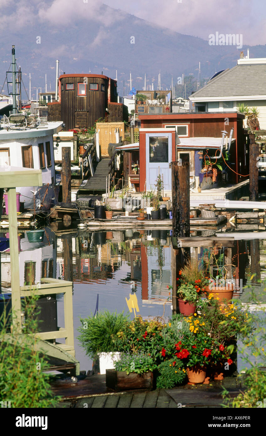Houseboats sausalito hi-res stock photography and images - Alamy
