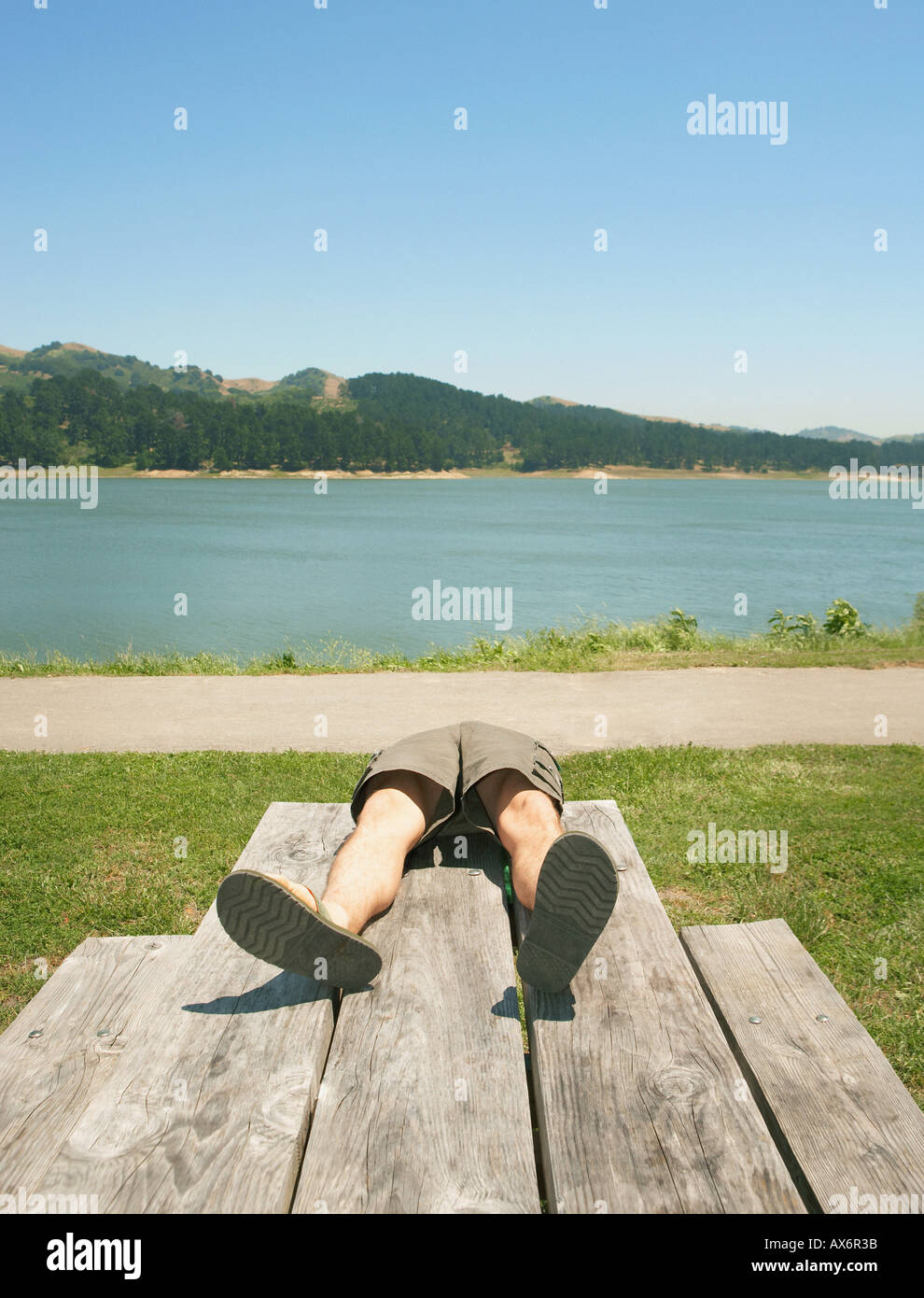 Ng the table hi-res stock photography and images - Alamy
