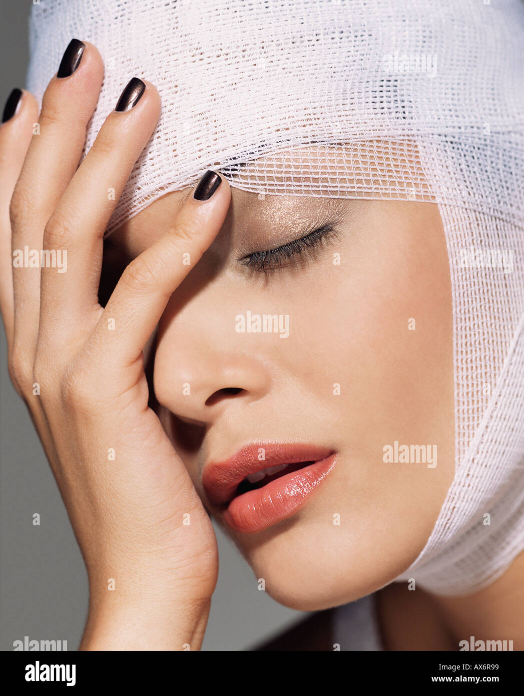 Bandage head hi-res stock photography and images - Alamy