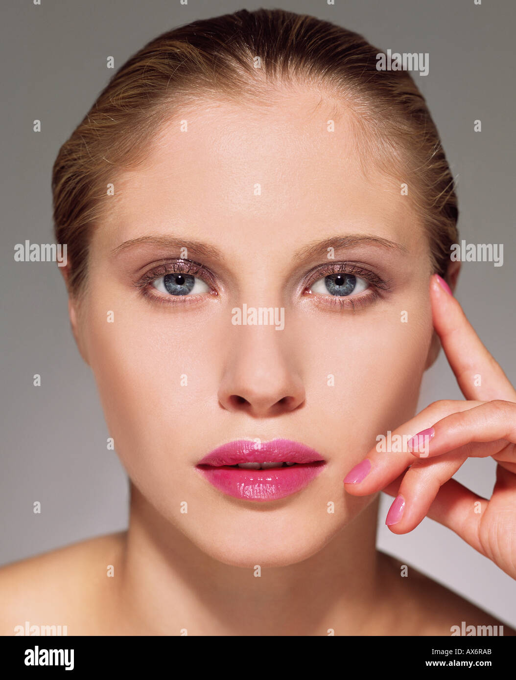 Pink lipstick hi-res stock photography and images - Alamy