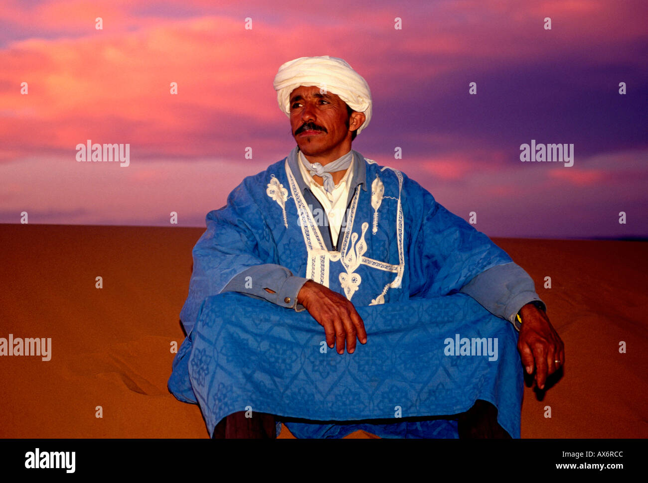 1, one, Moroccan, Moroccan man, Berber, Berber man, Erg Chebbi, near ...