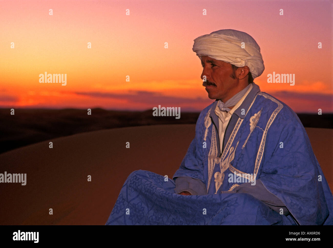 1, one, Moroccan, Moroccan man, Berber, Berber man, Erg Chebbi, near ...