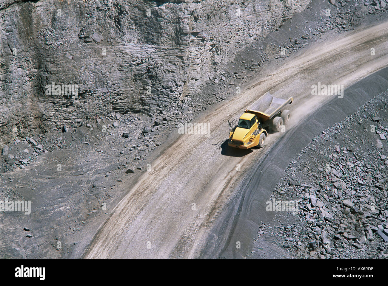 Truck in quarry hi-res stock photography and images - Alamy