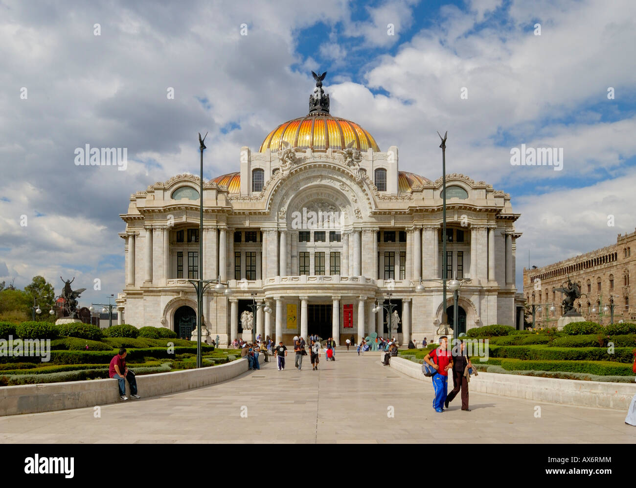 Tourists in front of opera house, Palacio de Bellas Artes, Mexico City ...