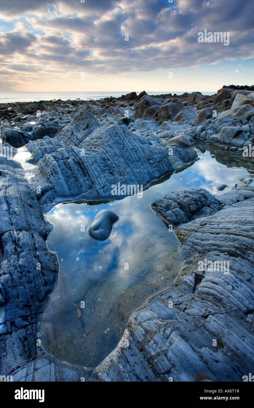 Rockpool at Sandymouth Bay in North Cornwall Stock Photo - Alamy