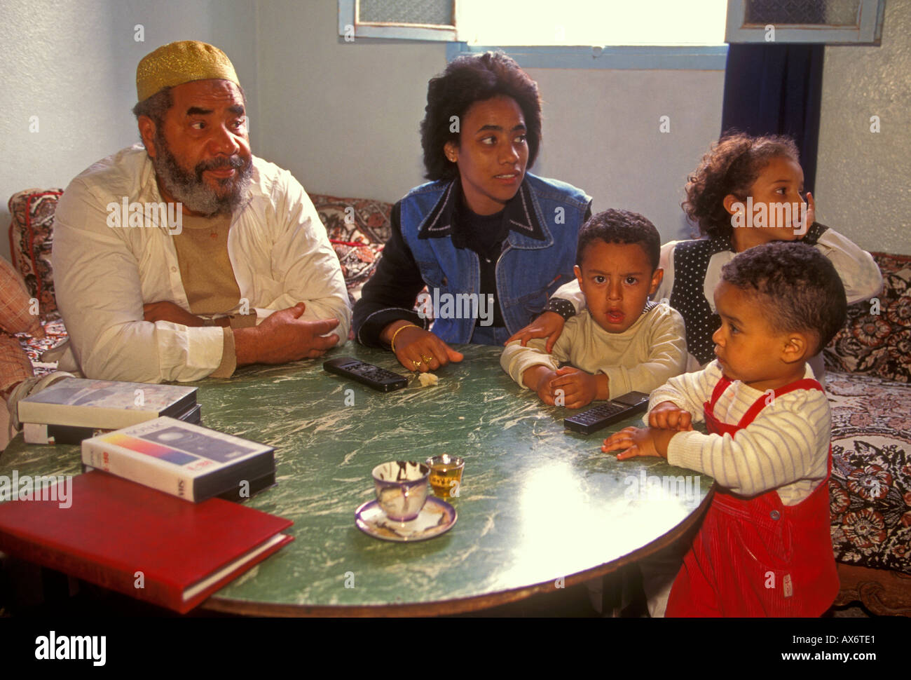 Elderly muslims family hi-res stock photography and images - Alamy