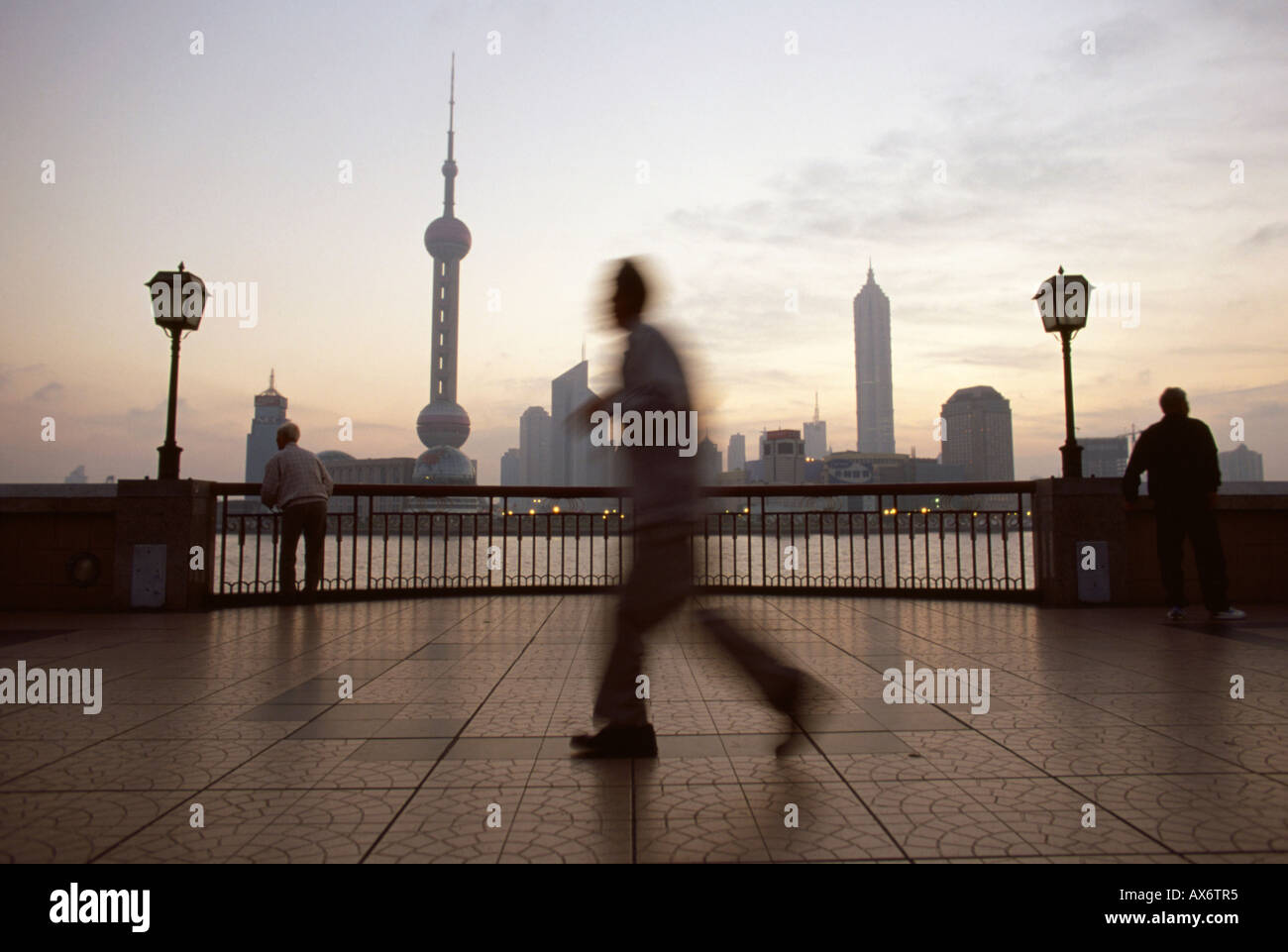 Fan dancing sunrise hi-res stock photography and images - Alamy