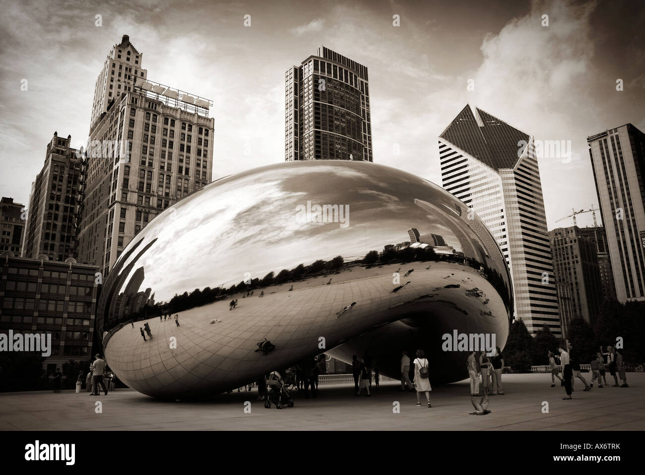The Bean, Millennium Park, Chicago Illinois Stock Photo - Alamy