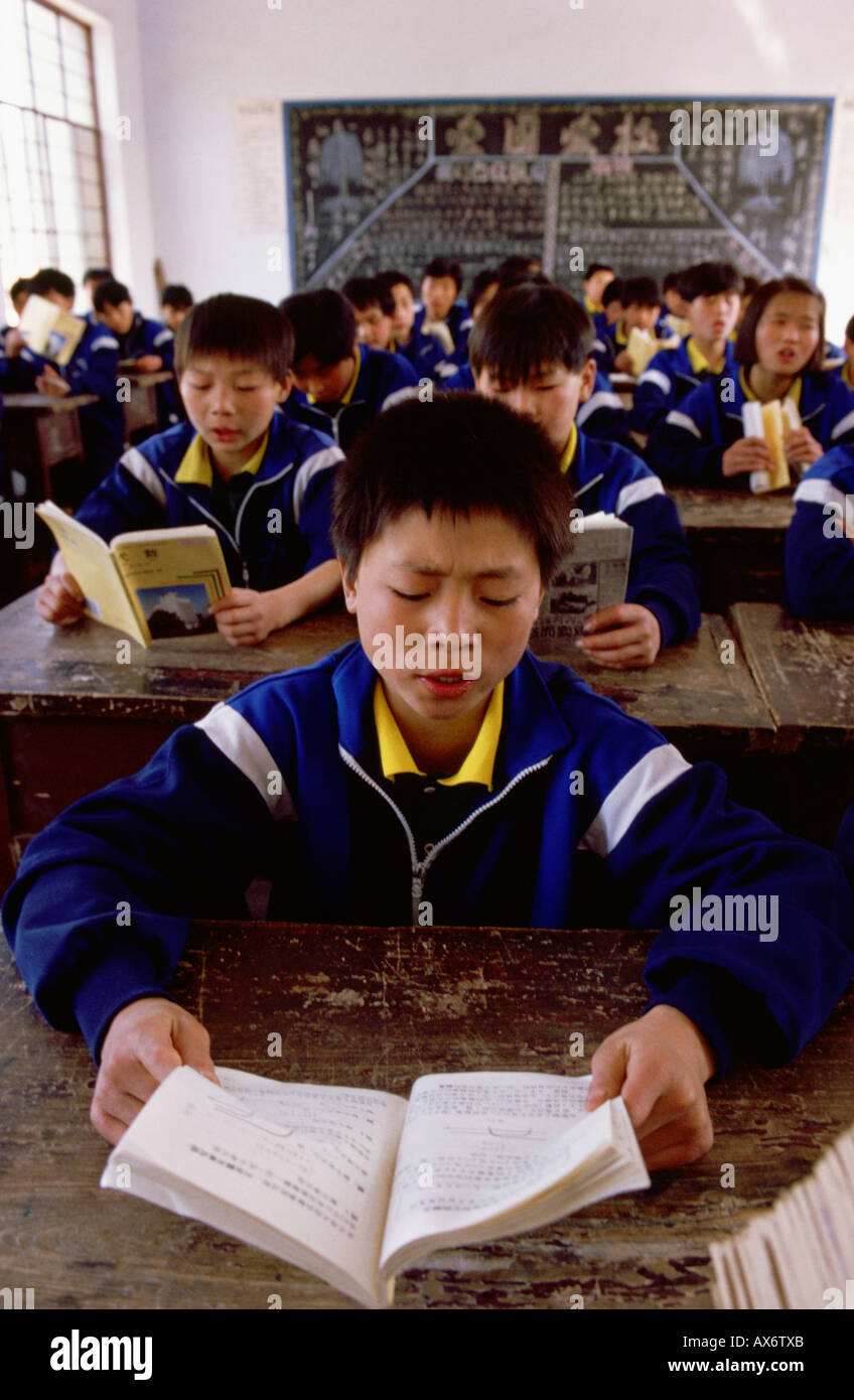 China school classroom desks hi-res stock photography and images - Alamy