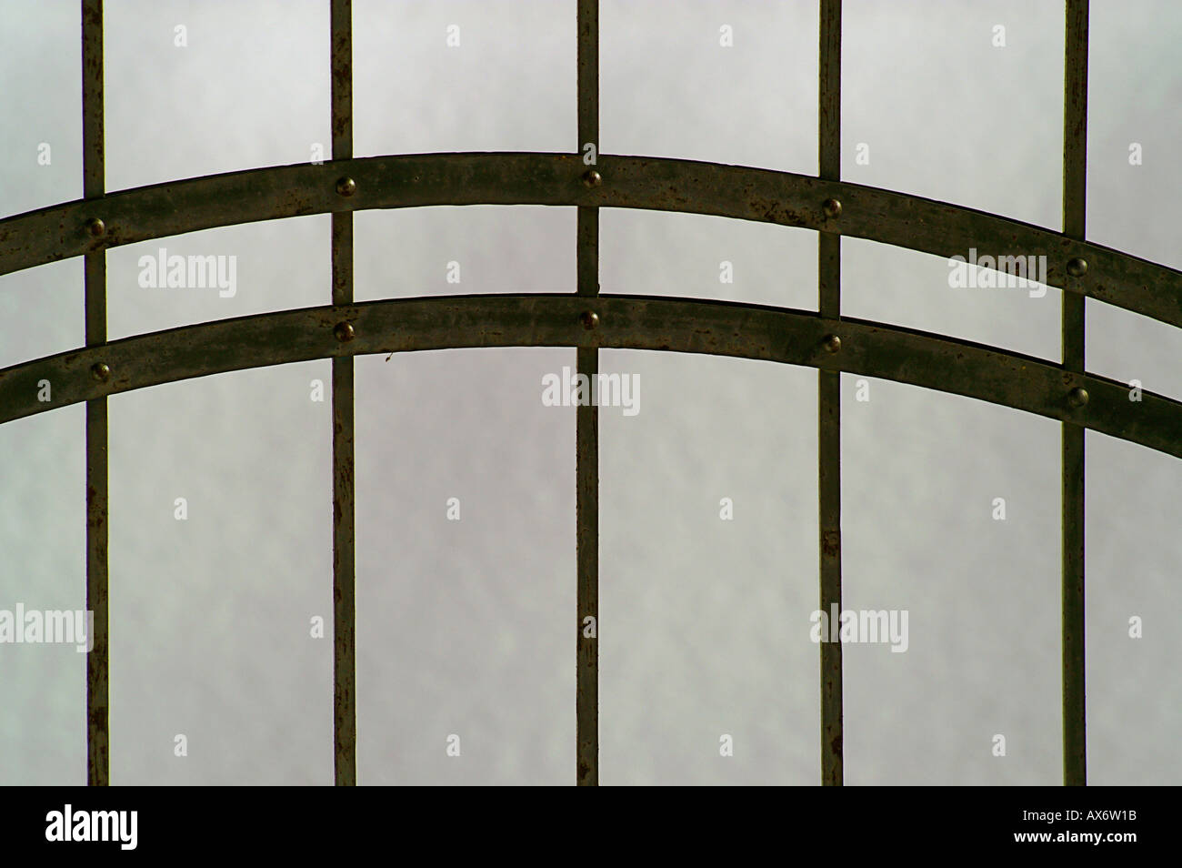 Grille arc hi-res stock photography and images - Alamy