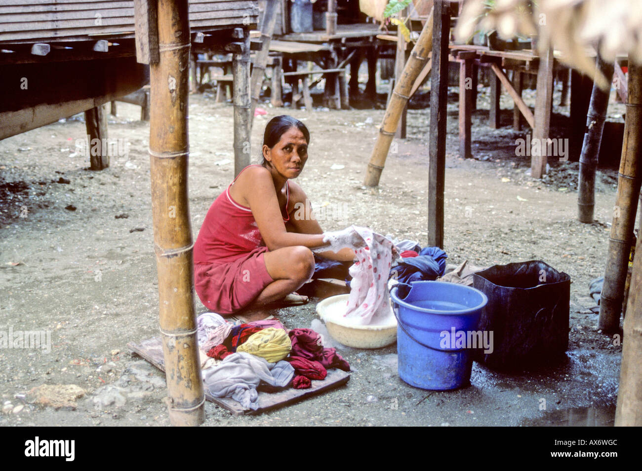 Philippines city poor sea hi-res stock photography and images - Alamy