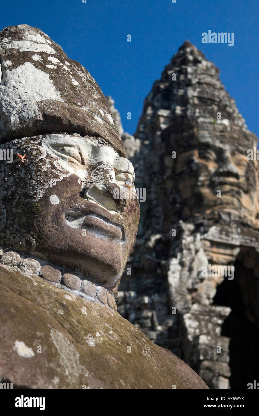 Head entrance gate temple bayon hi-res stock photography and images - Alamy