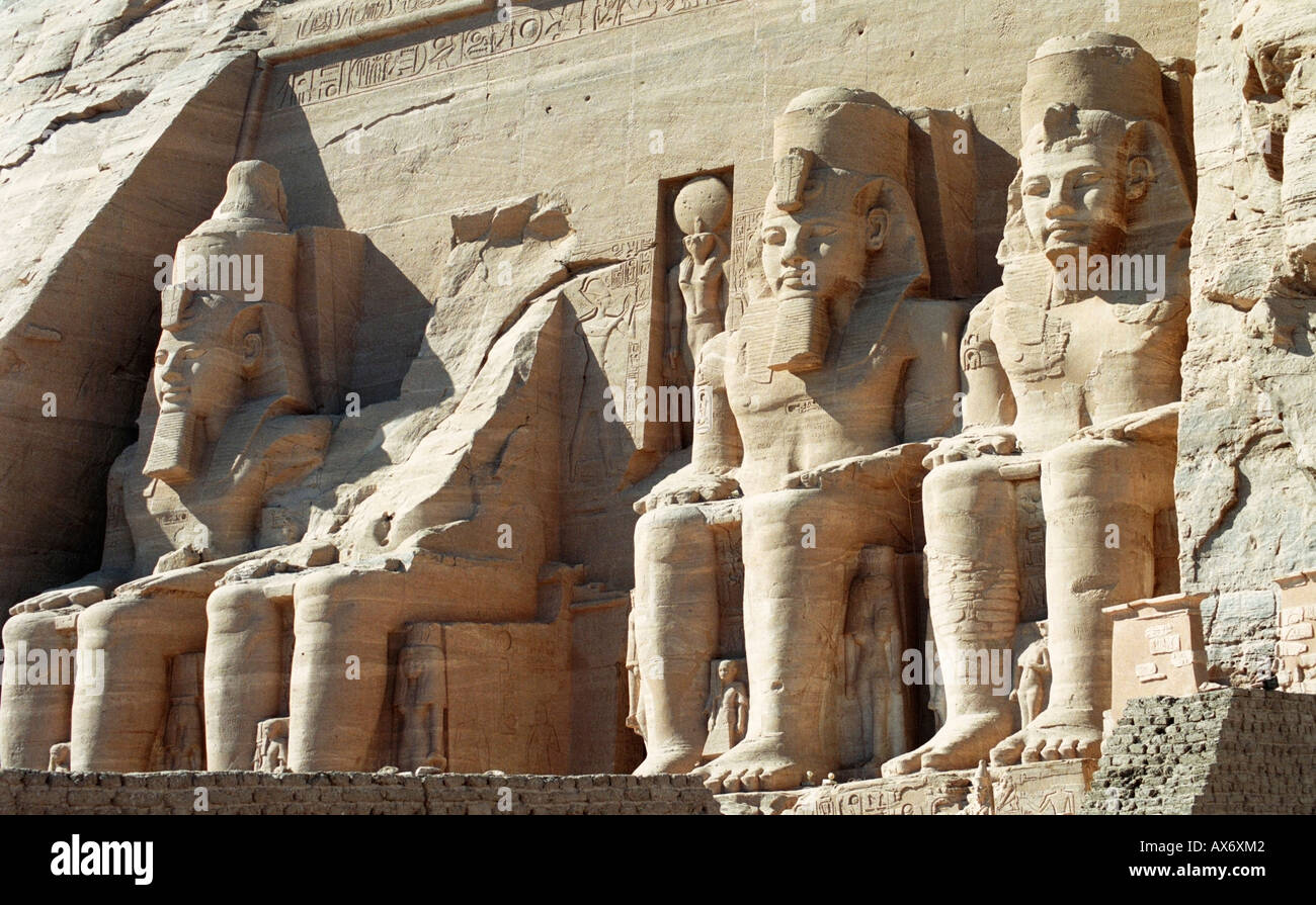 Ramses ii and queen nefertiti temple hi-res stock photography and ...