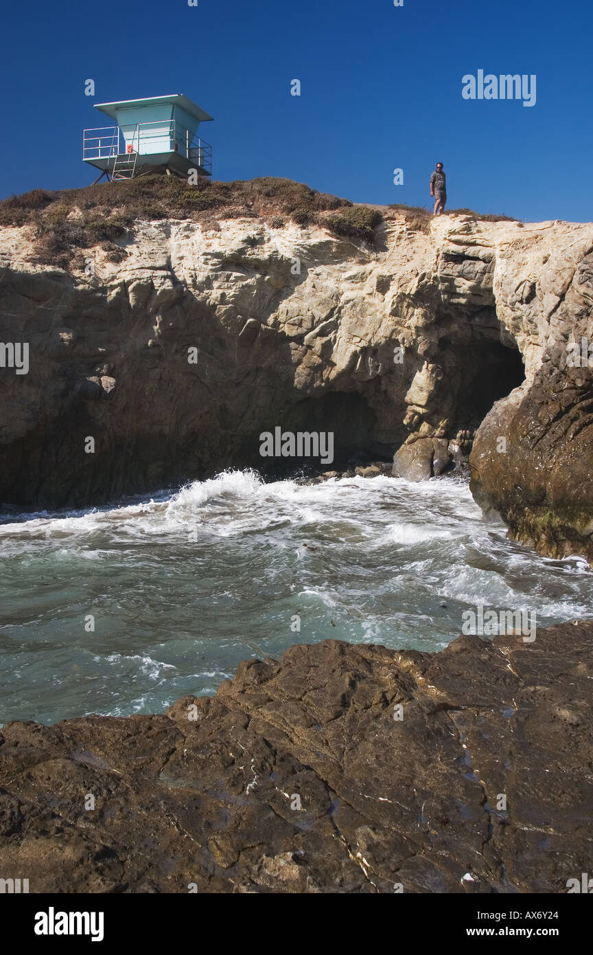 Lifeguard tower for Leo Carrillo state beach, north of Malibu ...