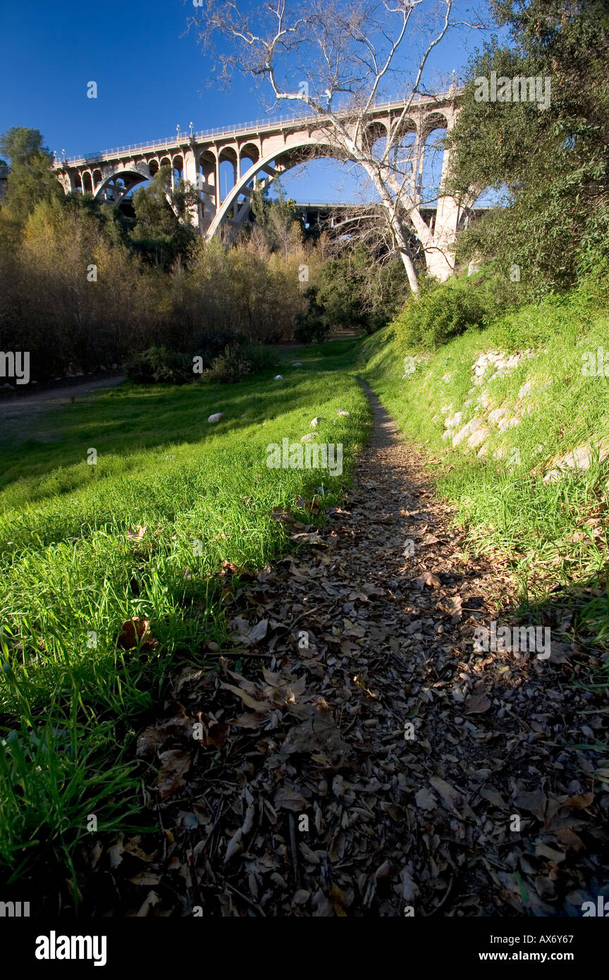 Trail leading to the Pasadena Colorado street Bridge Stock Photo - Alamy
