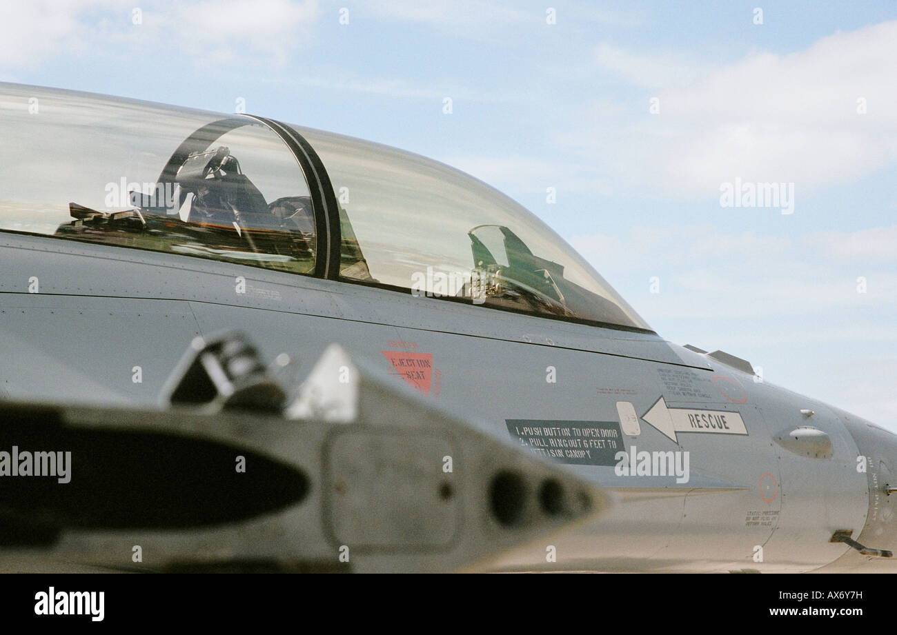 F16 cockpit hi-res stock photography and images - Alamy