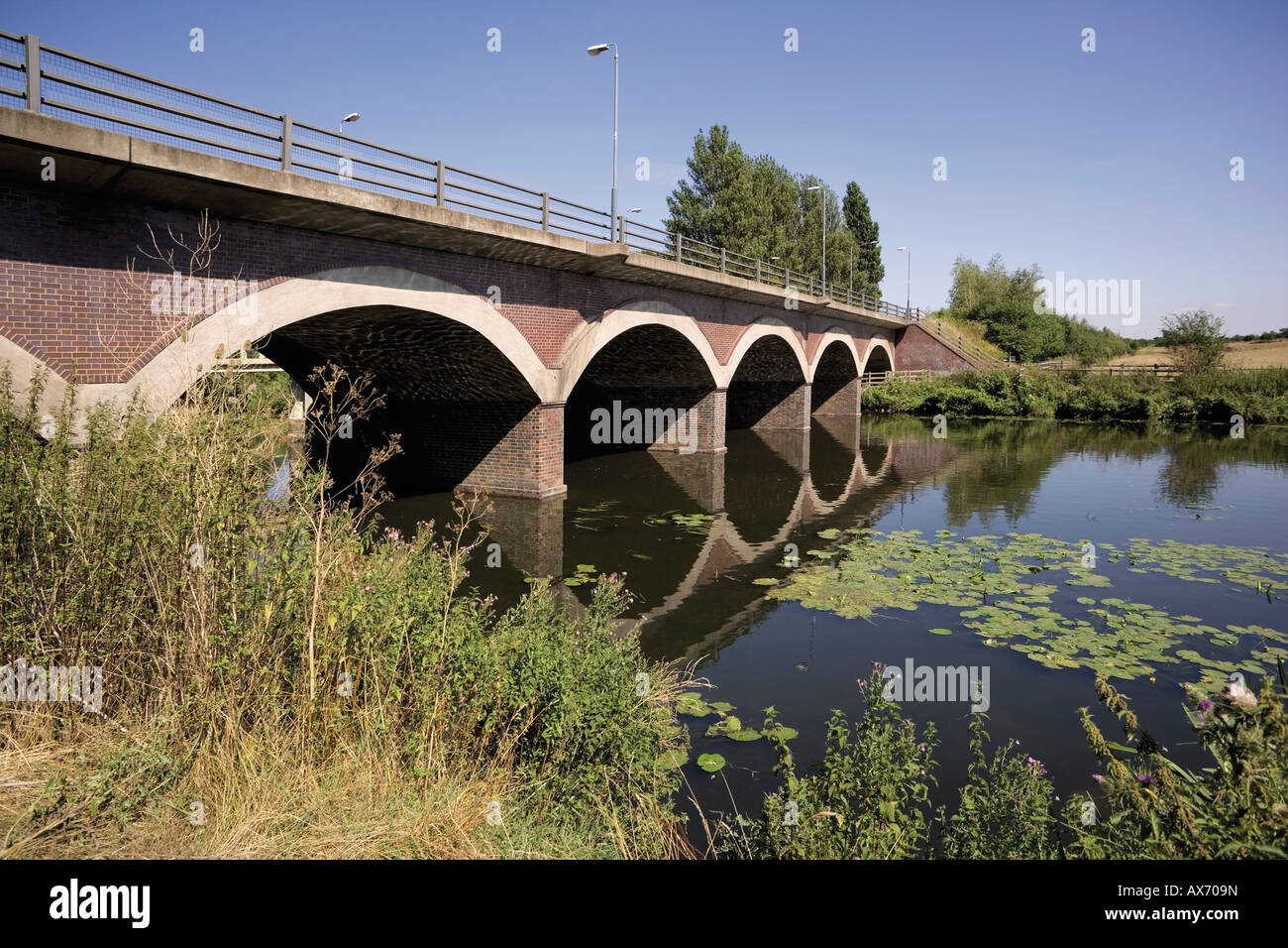bridge over river avon stratford upon avon warwickshire midlands ...