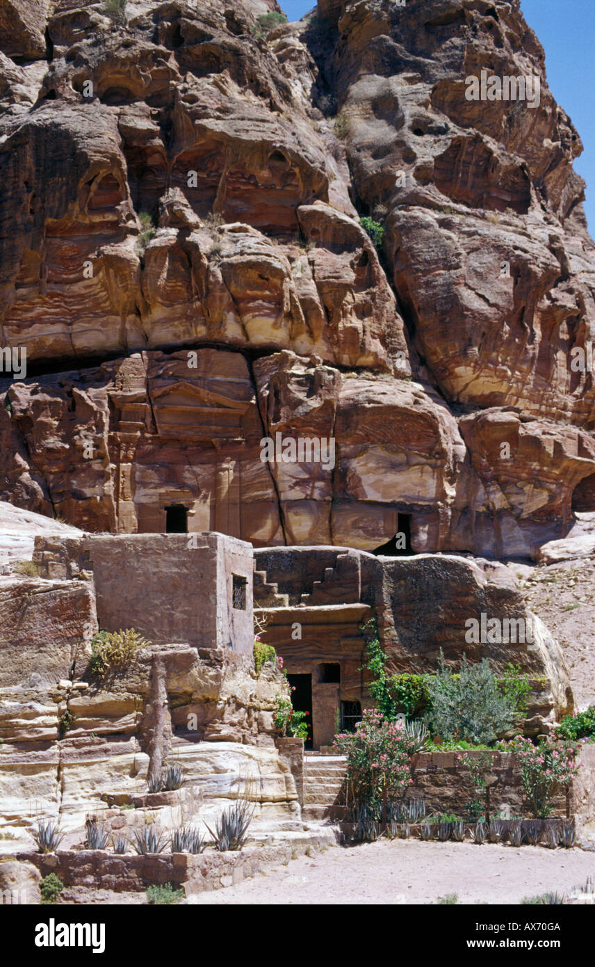 Bedouin house carved into the mountain, the Red Rose City, Petra ...