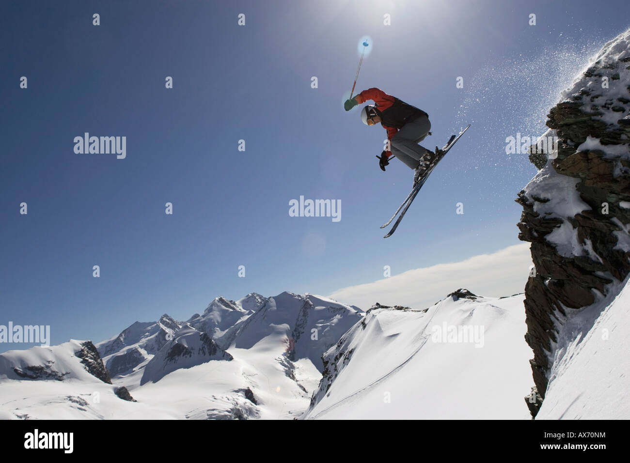 Side view male snowboarder hi-res stock photography and images - Alamy
