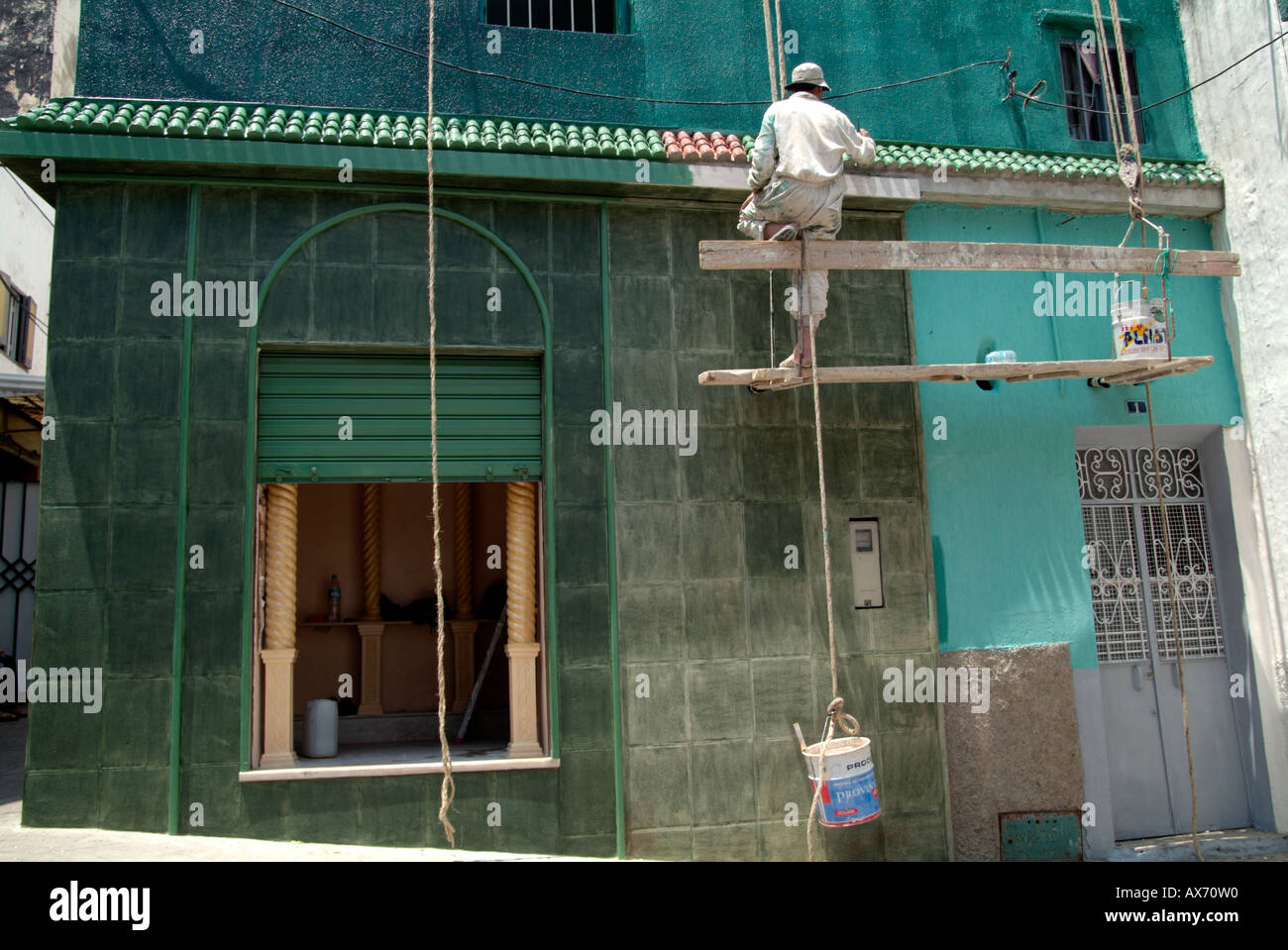 TRADESMAN AT WORK Stock Photo - Alamy