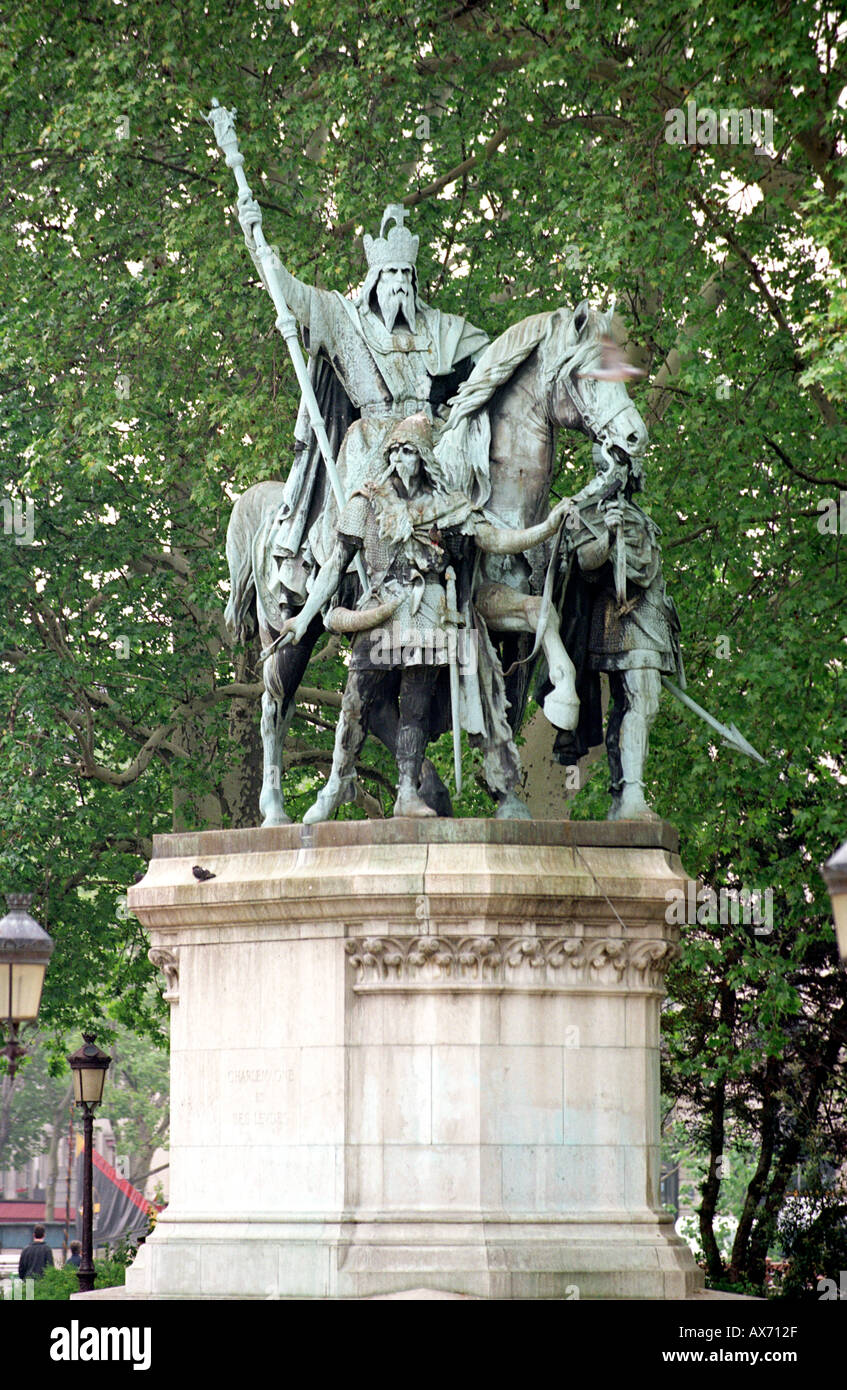 Statue charlemagne outside notre dame hi-res stock photography and ...