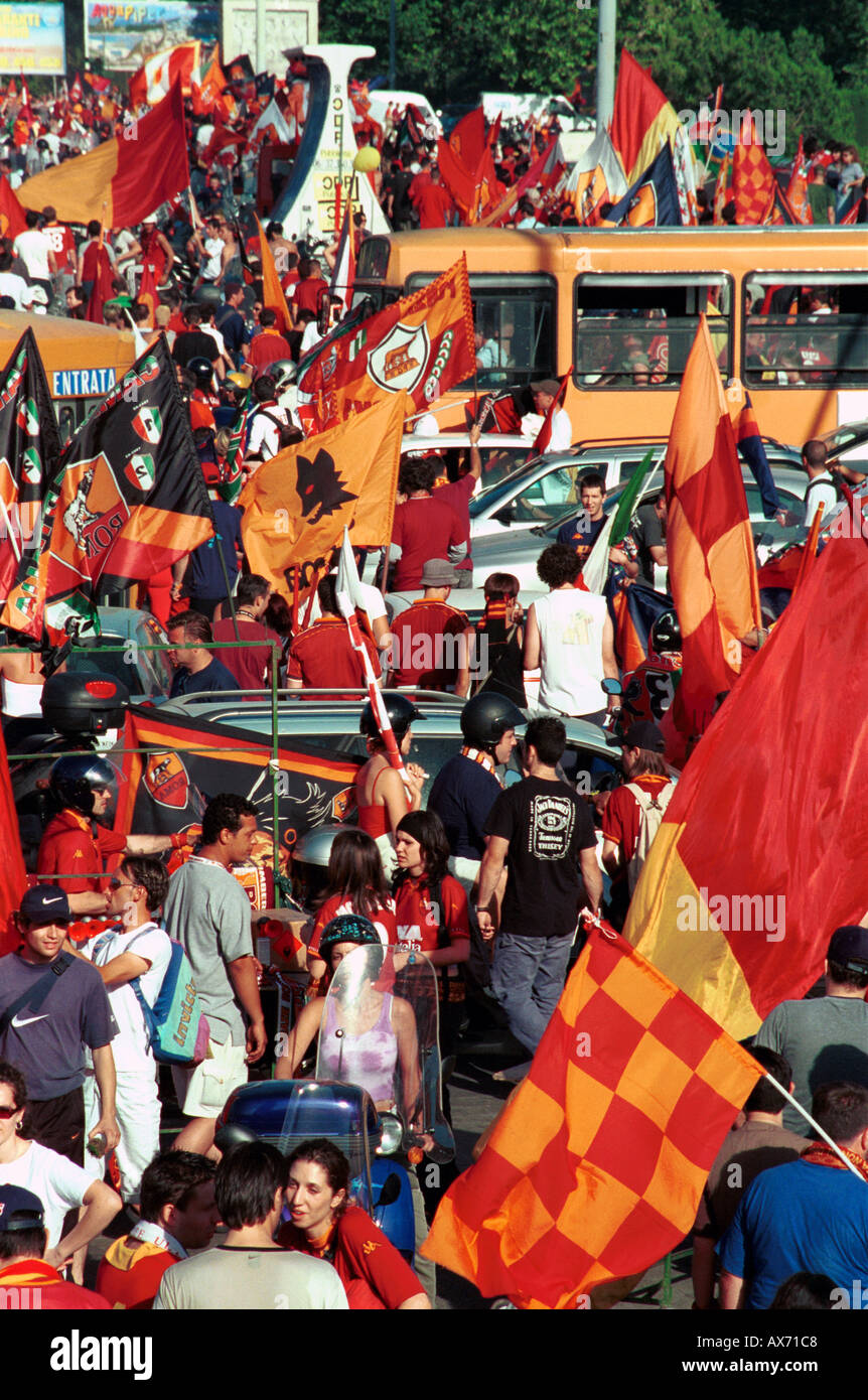 crowd of roma football fans Stock Photo - Alamy