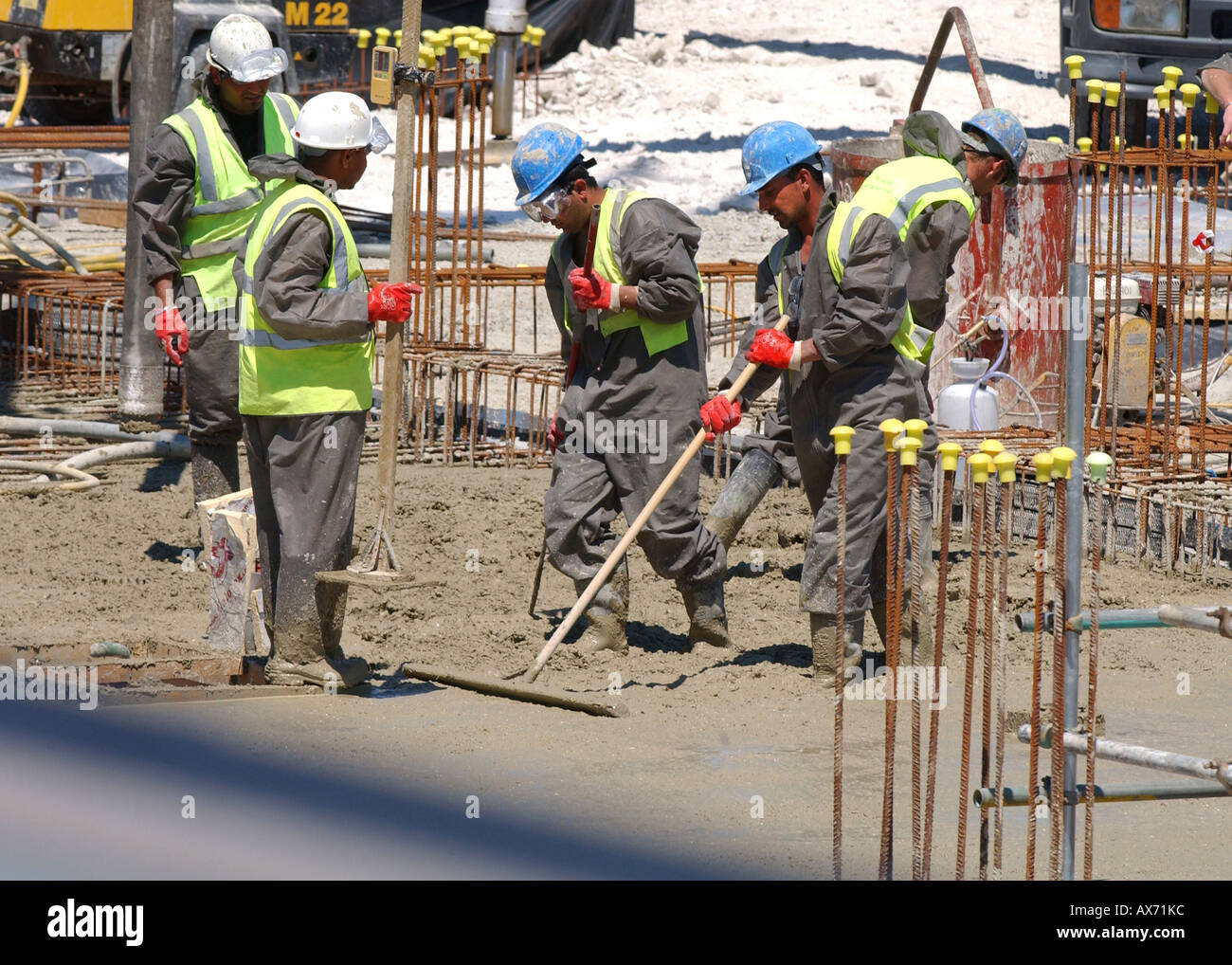 Steel building foundations hi-res stock photography and images - Alamy
