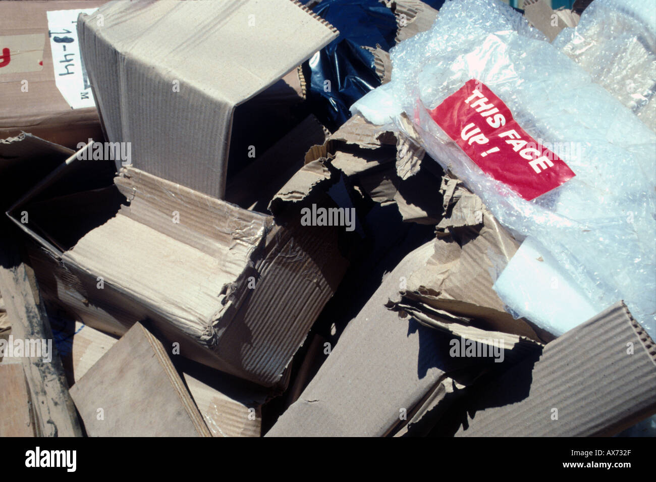 boxes with fragile sign Stock Photo - Alamy