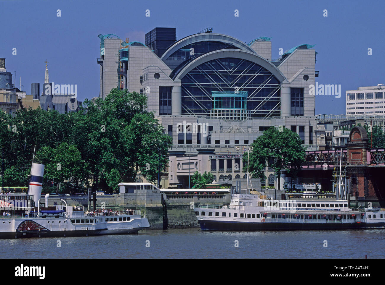 Charing cross station in london hi-res stock photography and images - Alamy