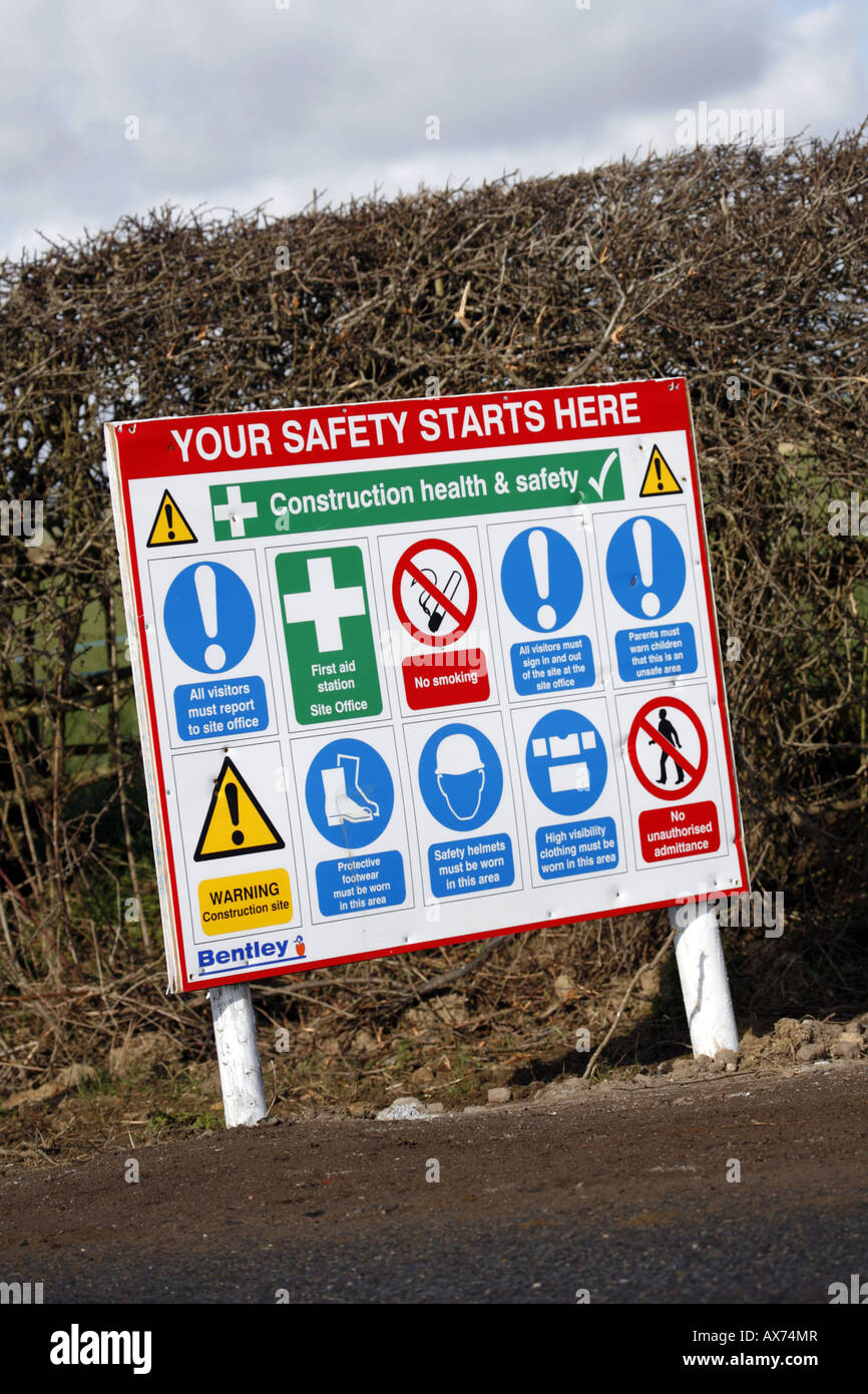 Construction site safety sign hi-res stock photography and images - Alamy
