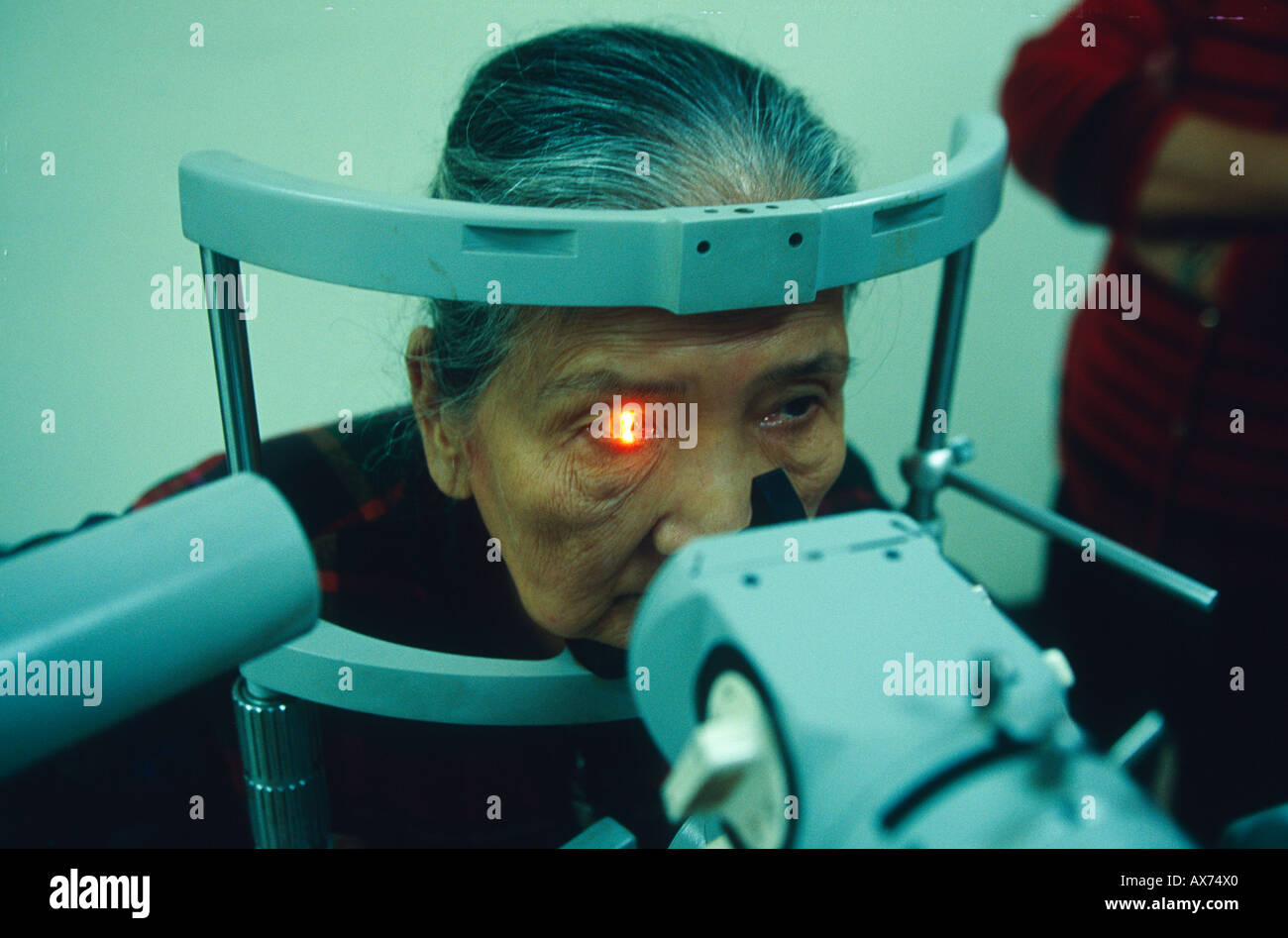 Restoring vision hi-res stock photography and images - Alamy