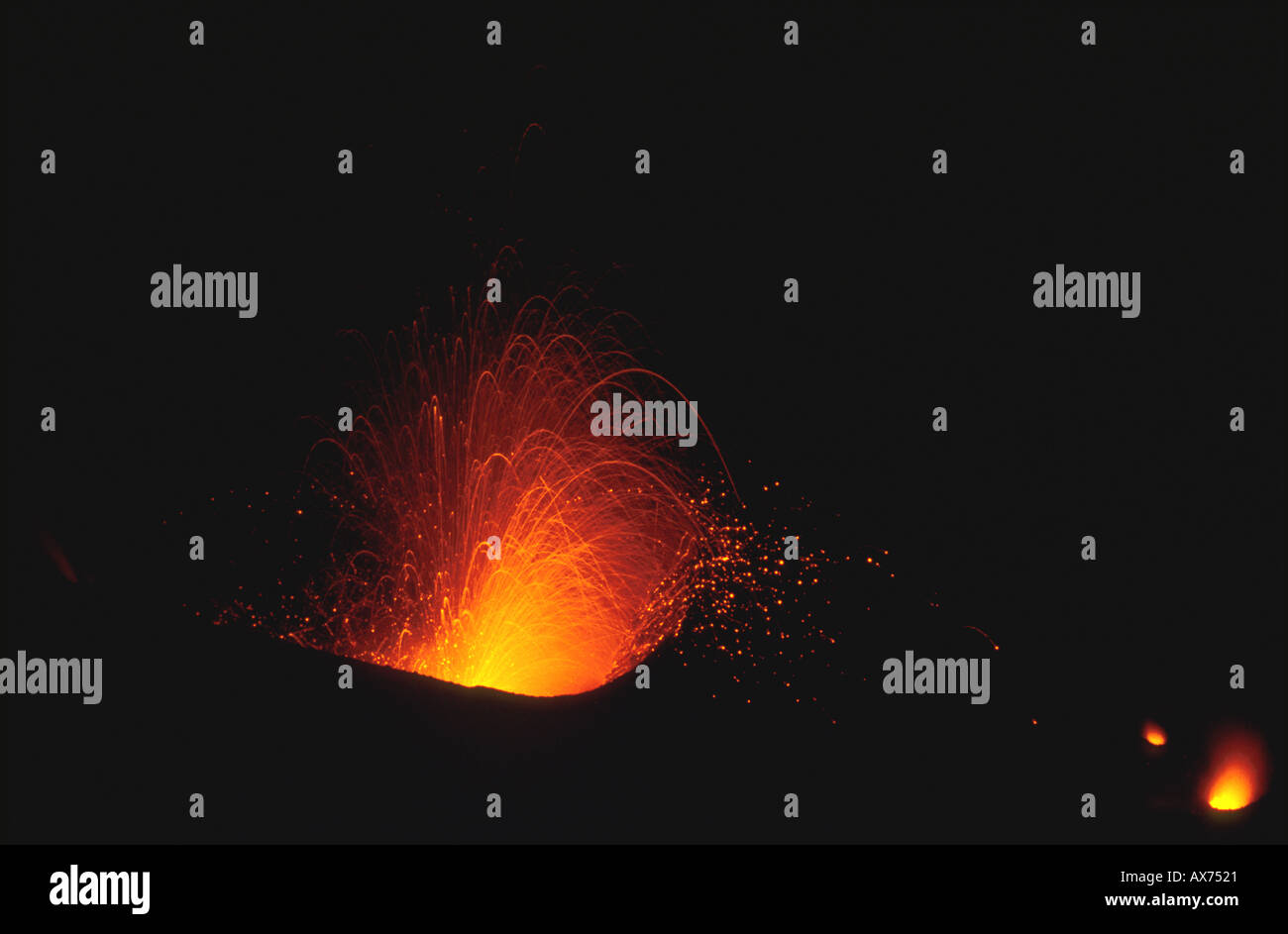 Volcano explosion Stromboli Sicily Stock Photo - Alamy