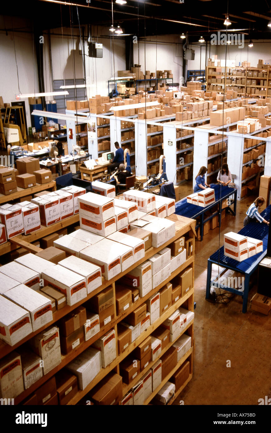INTERIOR OF LARGE FACTORY WAREHOUSE Stock Photo - Alamy