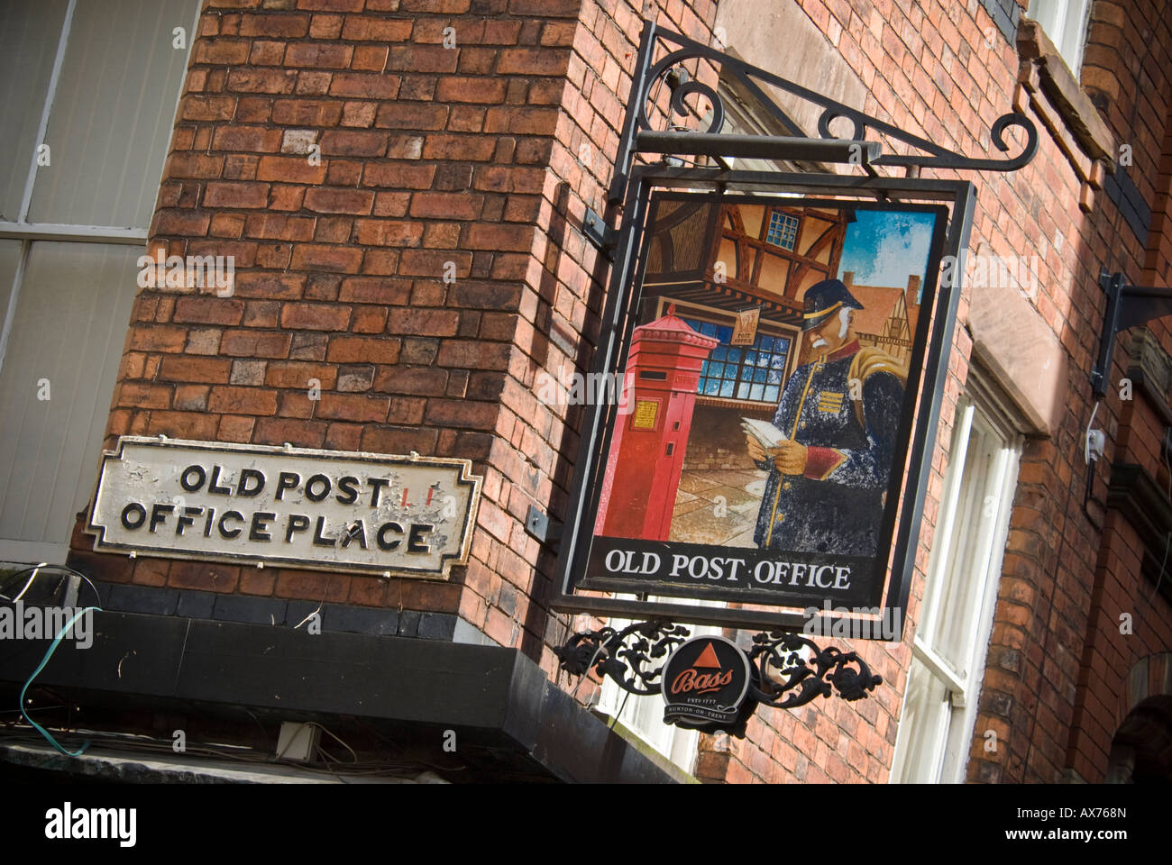 Old liverpool pub hi-res stock photography and images - Alamy