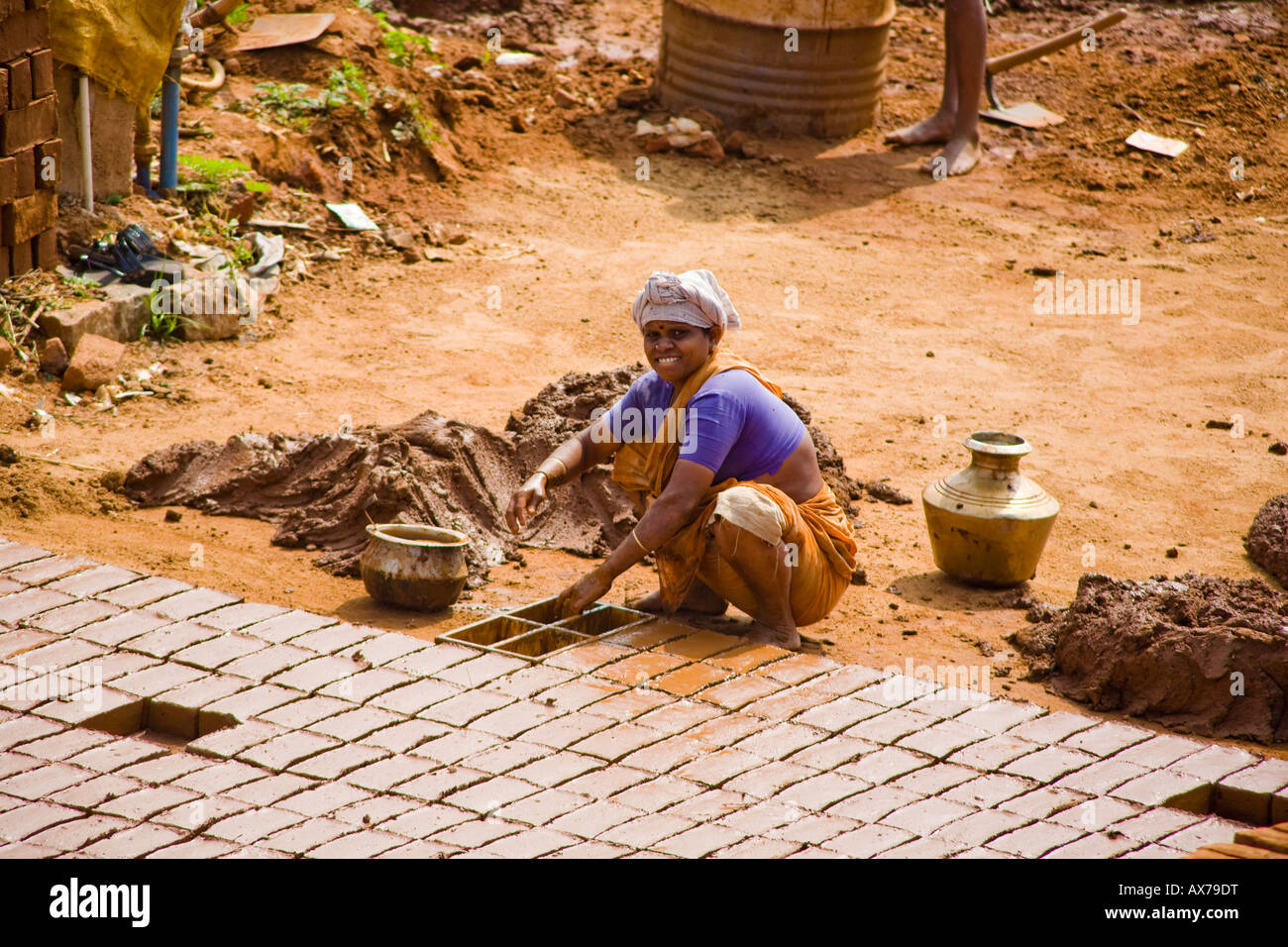 Menial labor india hi-res stock photography and images - Alamy