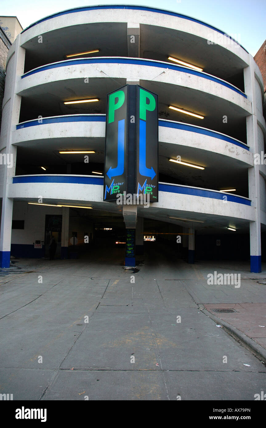 A circular corkscrew parking garage Stock Photo - Alamy