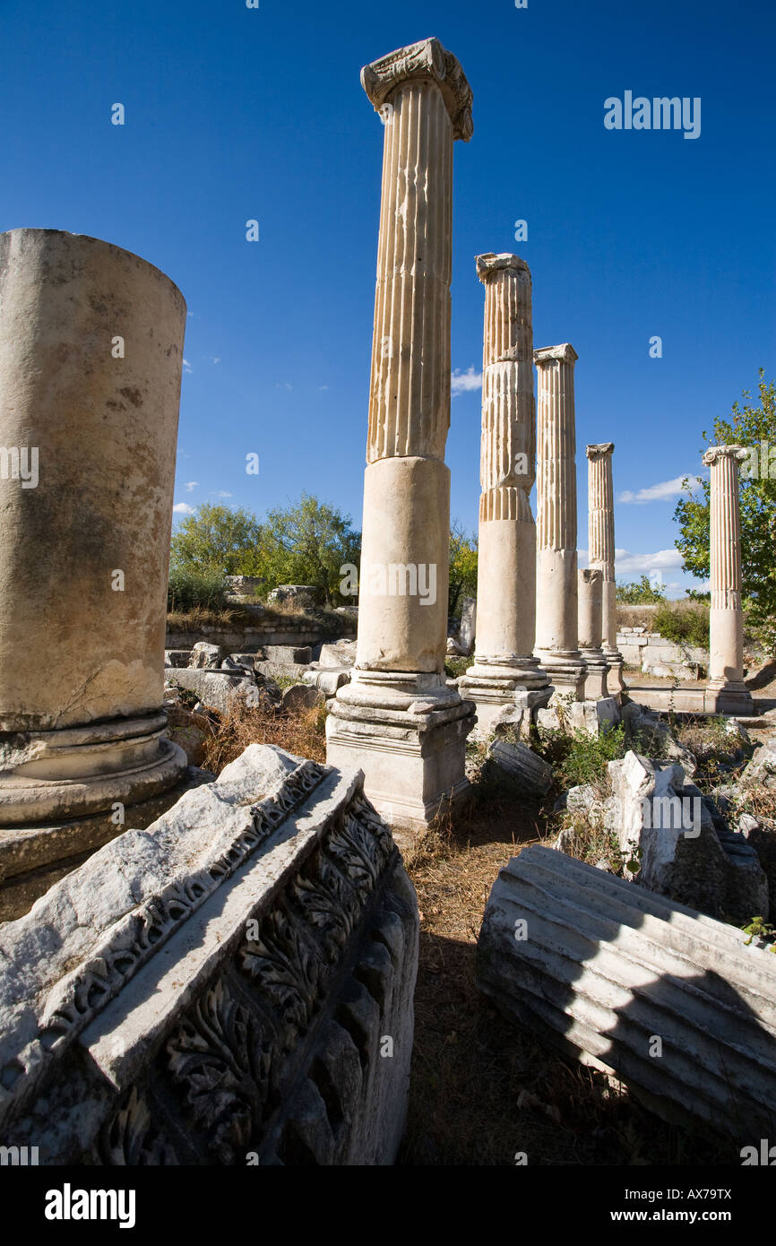 Tumbled columns hi-res stock photography and images - Alamy
