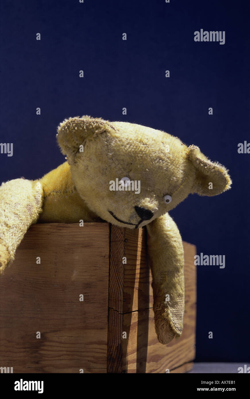 Raggedy teddy bear hi-res stock photography and images - Alamy