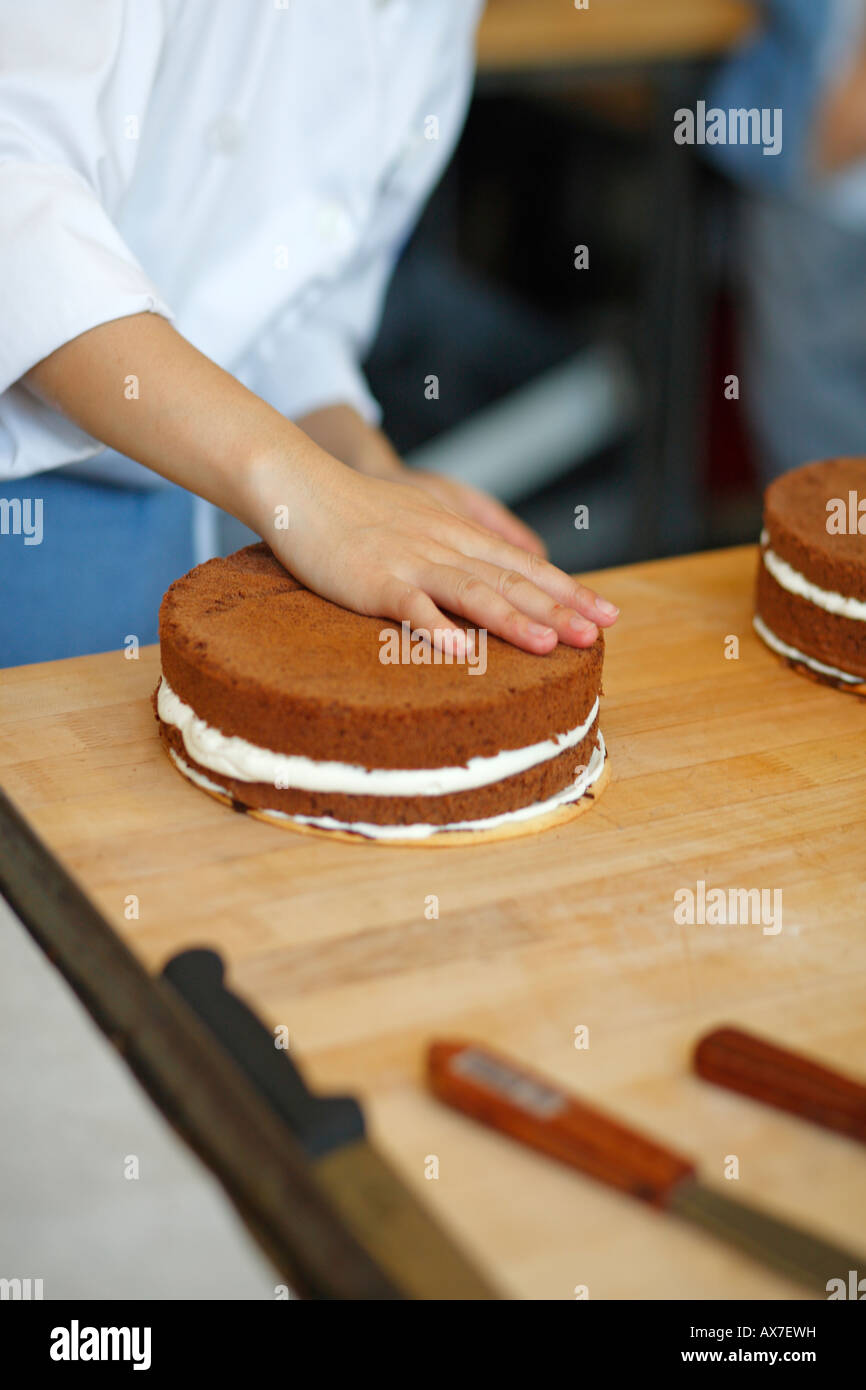 Pastry Chef making cake Stock Photo - Alamy