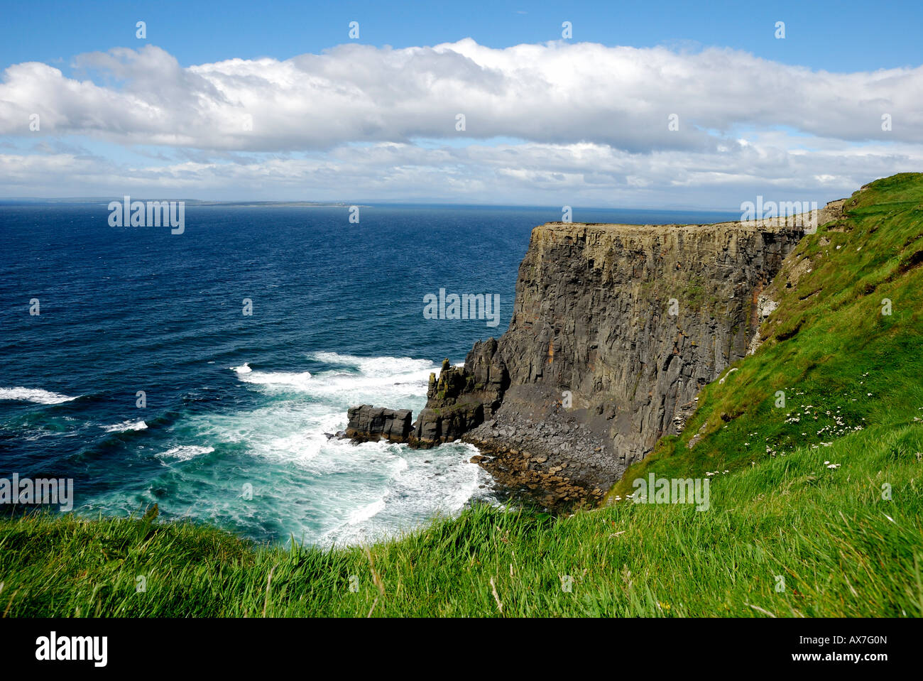 Cliffs of mohar Ireland Stock Photo - Alamy