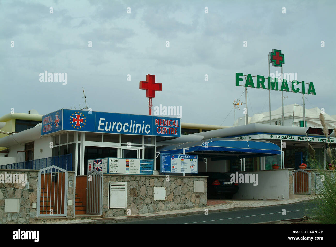 Spanish chemist farmacia spain hi-res stock photography and images - Alamy