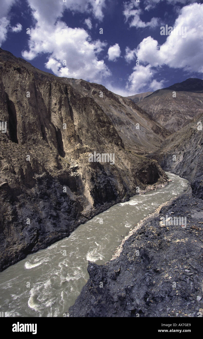 Yarlung river. Kham, Eastern Tibet Stock Photo - Alamy