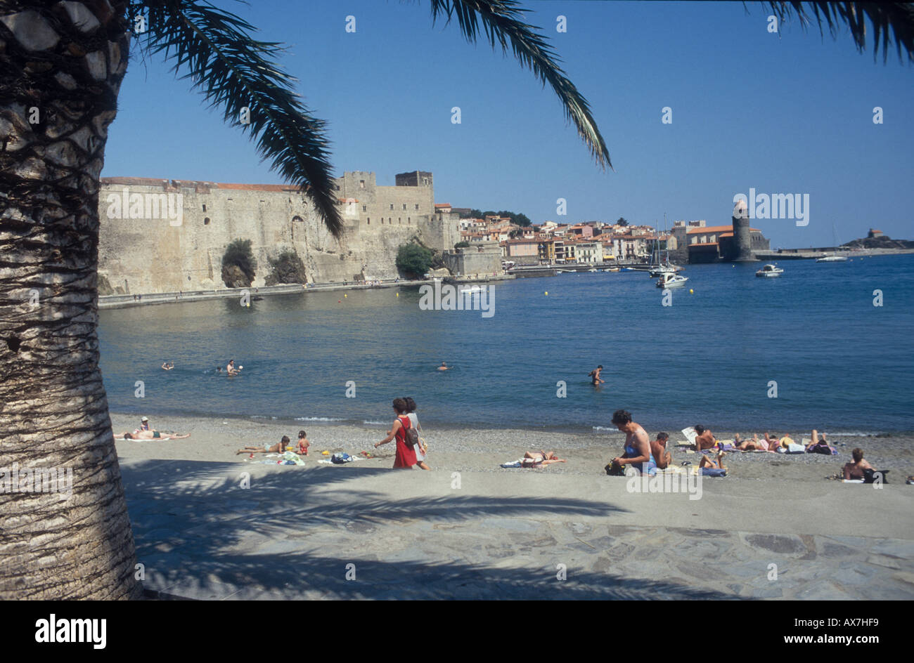 beach and castle, Collioure, .... France Stock Photo - Alamy