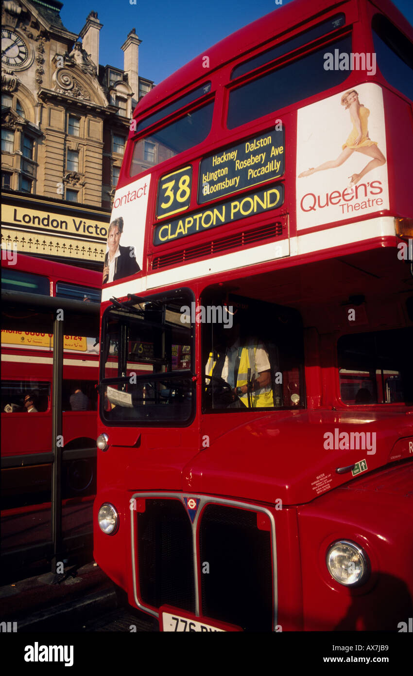 Bus, Victoria Station, London, United Kingdom Stock Photo - Alamy
