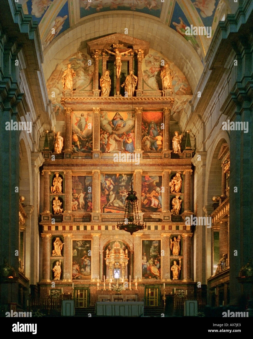 Nave and altar inside Segovia Cathedral, Spain Stock Photo - Alamy