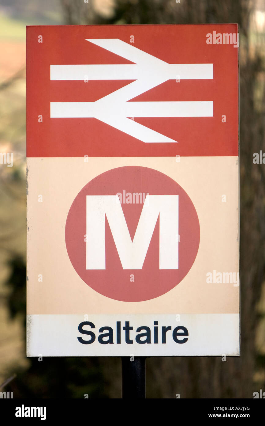 Saltaire Railway station , a UNESCO world heritage Village Stock Photo ...