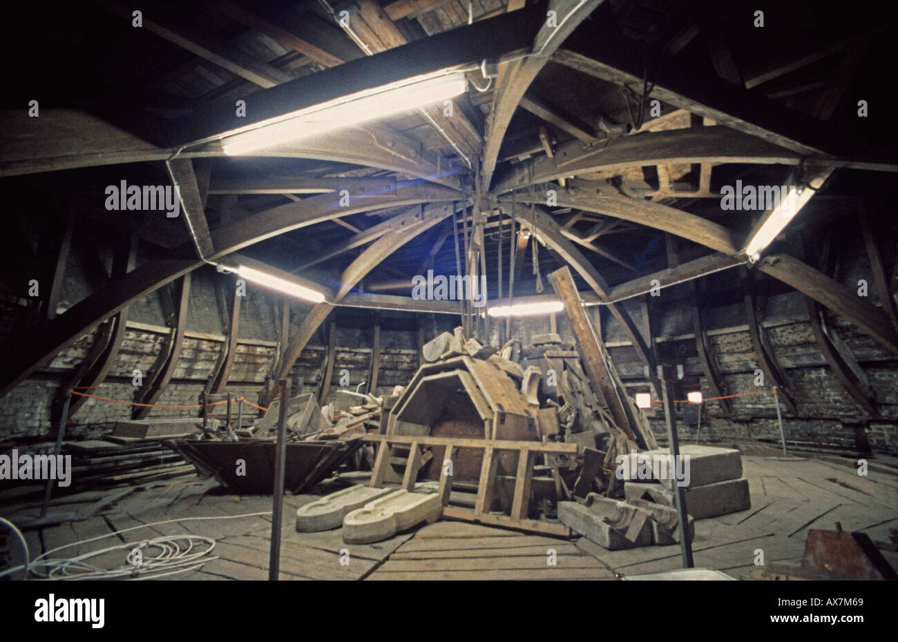 Roof truss pavilion hi-res stock photography and images - Alamy