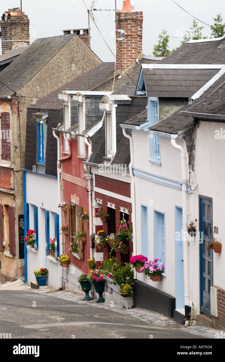 Pretty little side street hi-res stock photography and images - Alamy