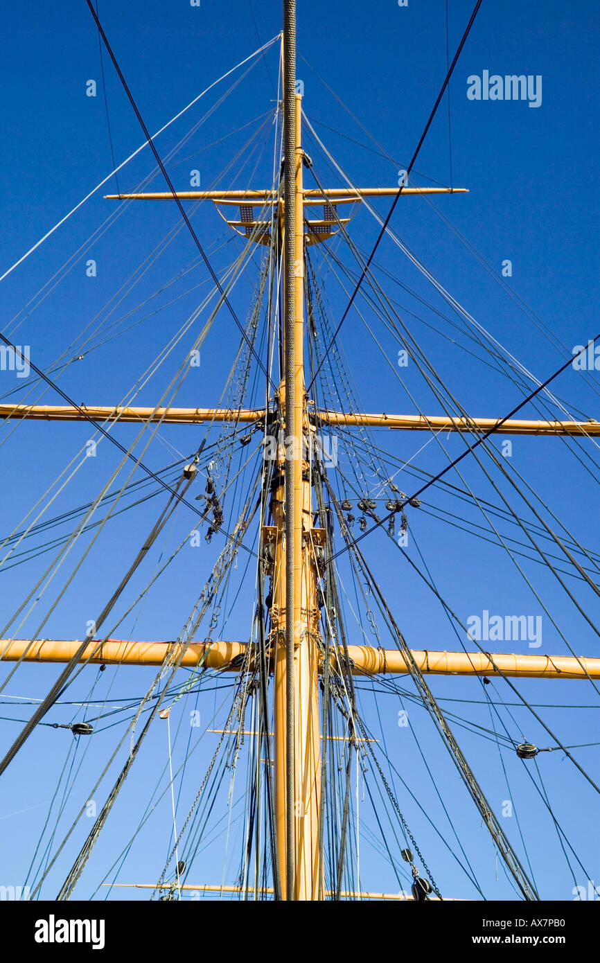 HMS Warrior WOODEN MAST AND RIGGING Stock Photo - Alamy